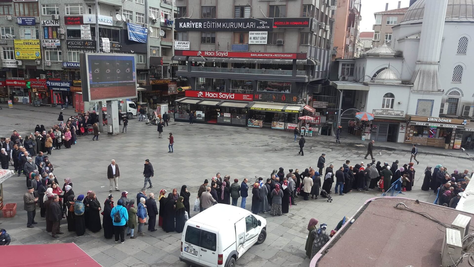 Güncel Sanılarak Paylaşılan Tanzim Satış Kuyruğu Fotoğrafı - Malumatfuruş
