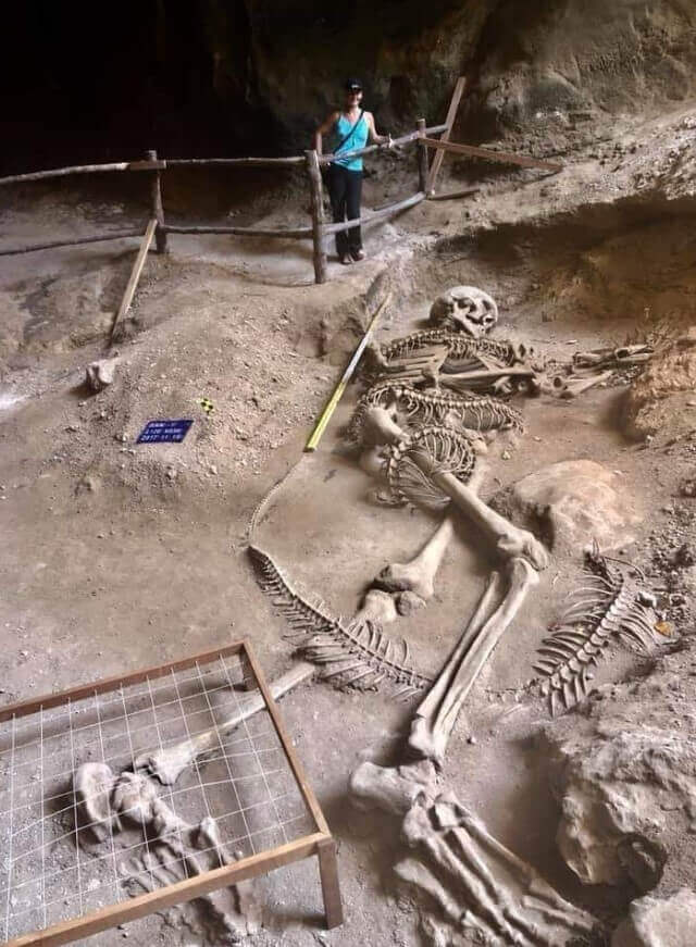 Tayland'da Bir Mağarada Bulunduğu Sanılan Dev İnsan İskeleti - Malumatfuruş