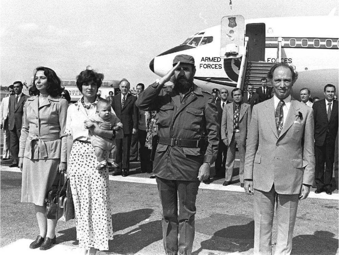 Fidel Castro'nun Tuttuğu Bebeğin Kanada Başbakanı Justin Trudeau Olduğu ...