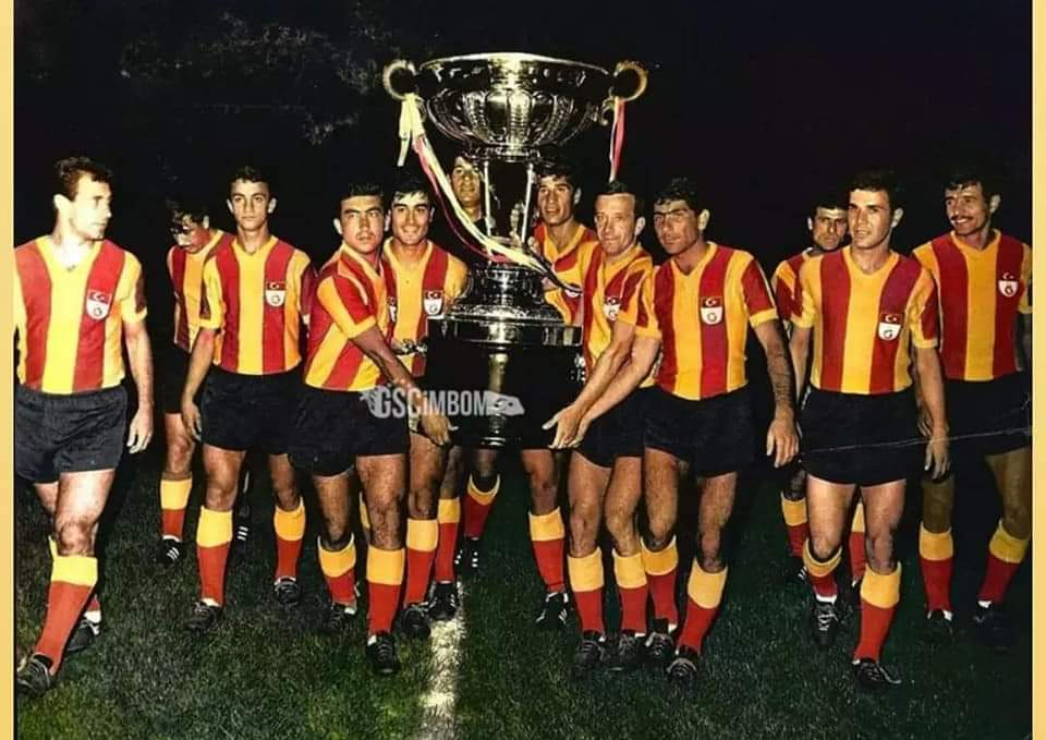 FIFA ya da UEFA Tarafından Galatasaray'a 2000 Yılında Milenyum Kupasının Verildiği İddiası ...